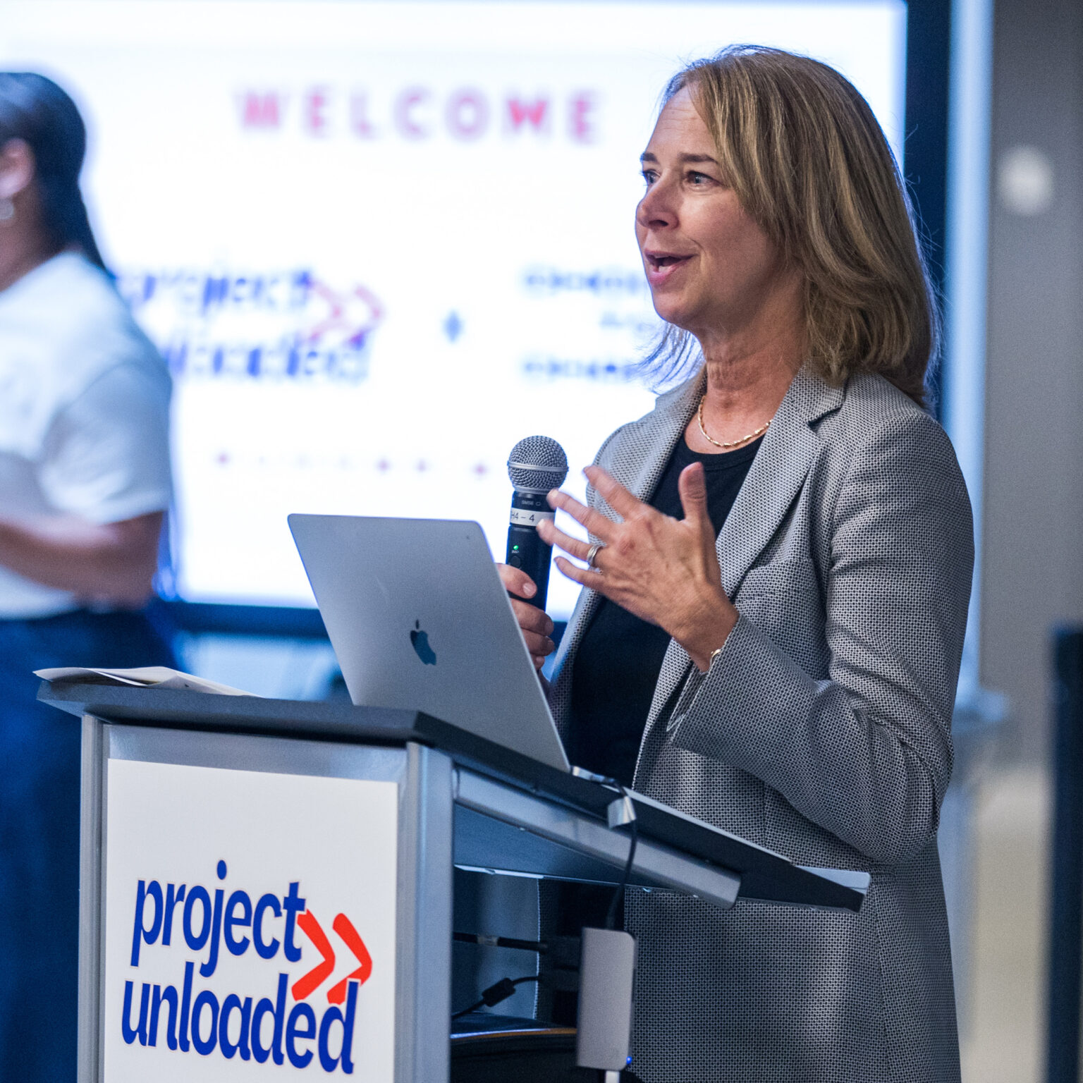 Nina Vinik - Project Unloaded
